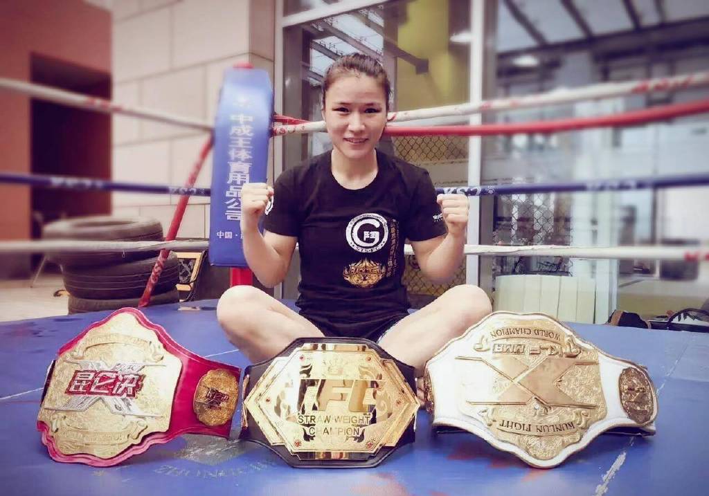 张伟丽VS卡拉：5名专家+罗斯、乔安娜公开支持张伟丽夺冠