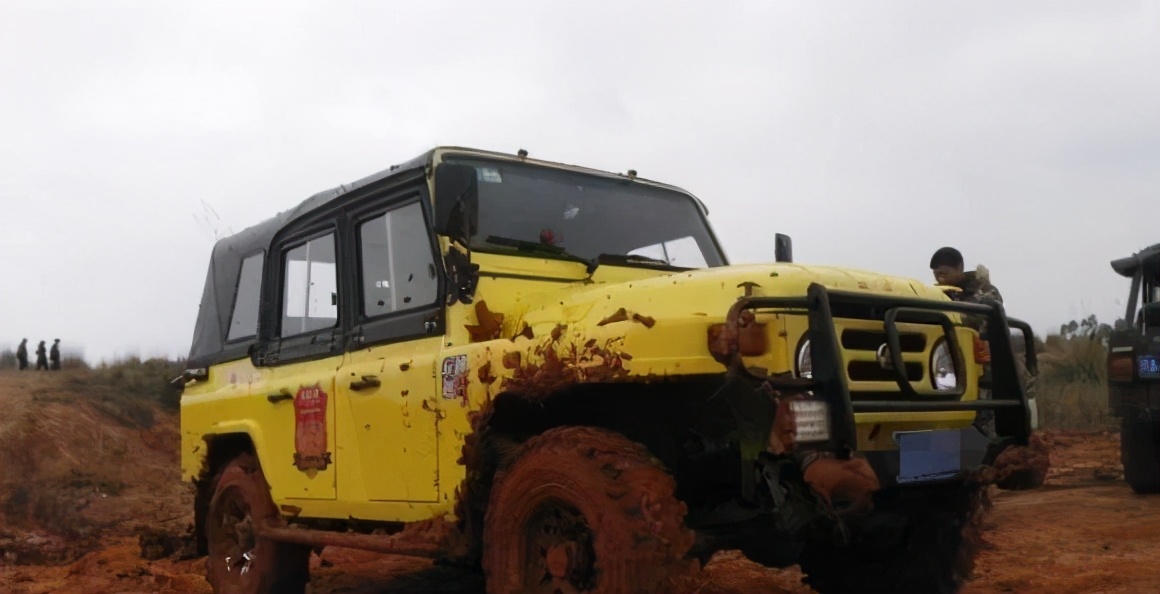 首提青春版北汽BJ212，动力不输哈弗H6，全新外观比吉姆尼还炫酷