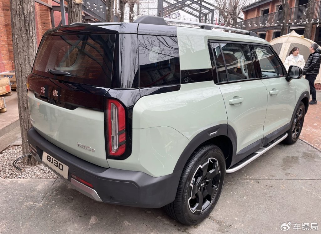 全新北京BJ30实车曝光，搭载1.5T油电混动，外观更时尚-新浪汽车