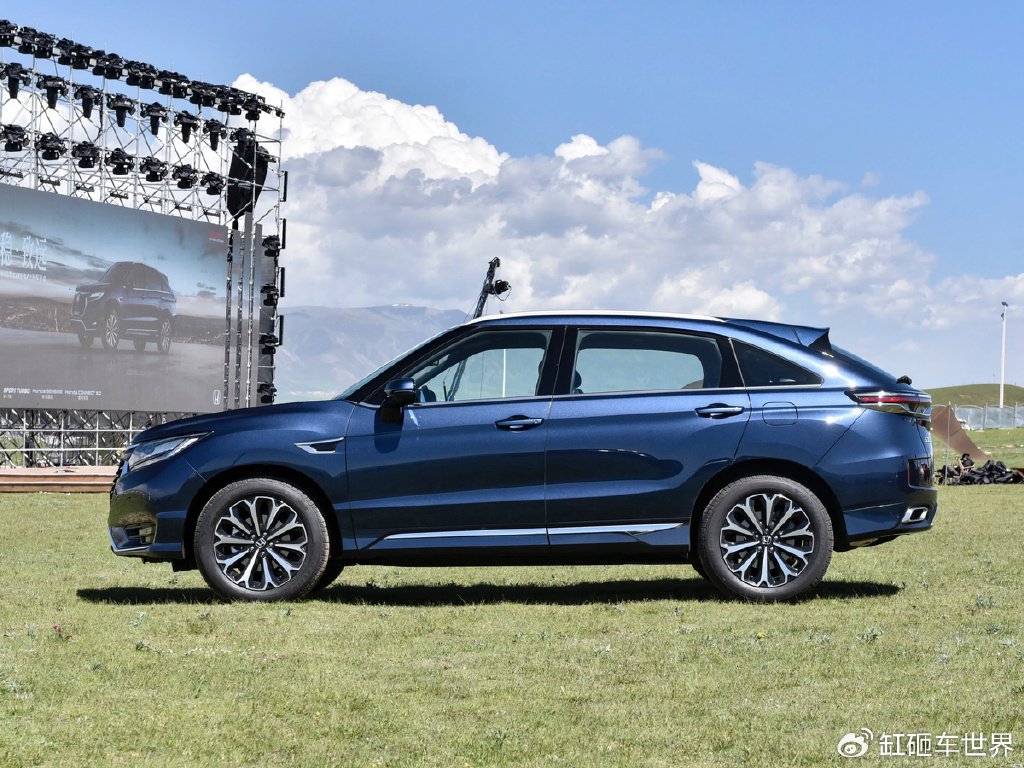 宽享大5座SUV，内饰风格大变样，舒适又静音，解读本田URV-新浪汽车