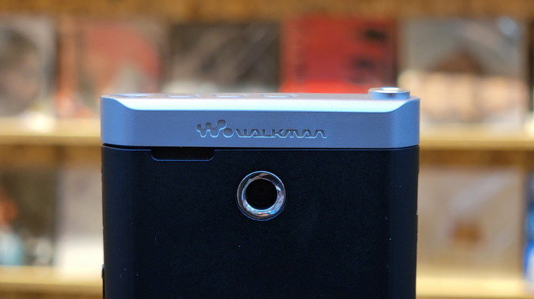 12年后重现江湖！评测一款未发布的“Walkman手机”|索爱|索尼|评测_新浪新闻