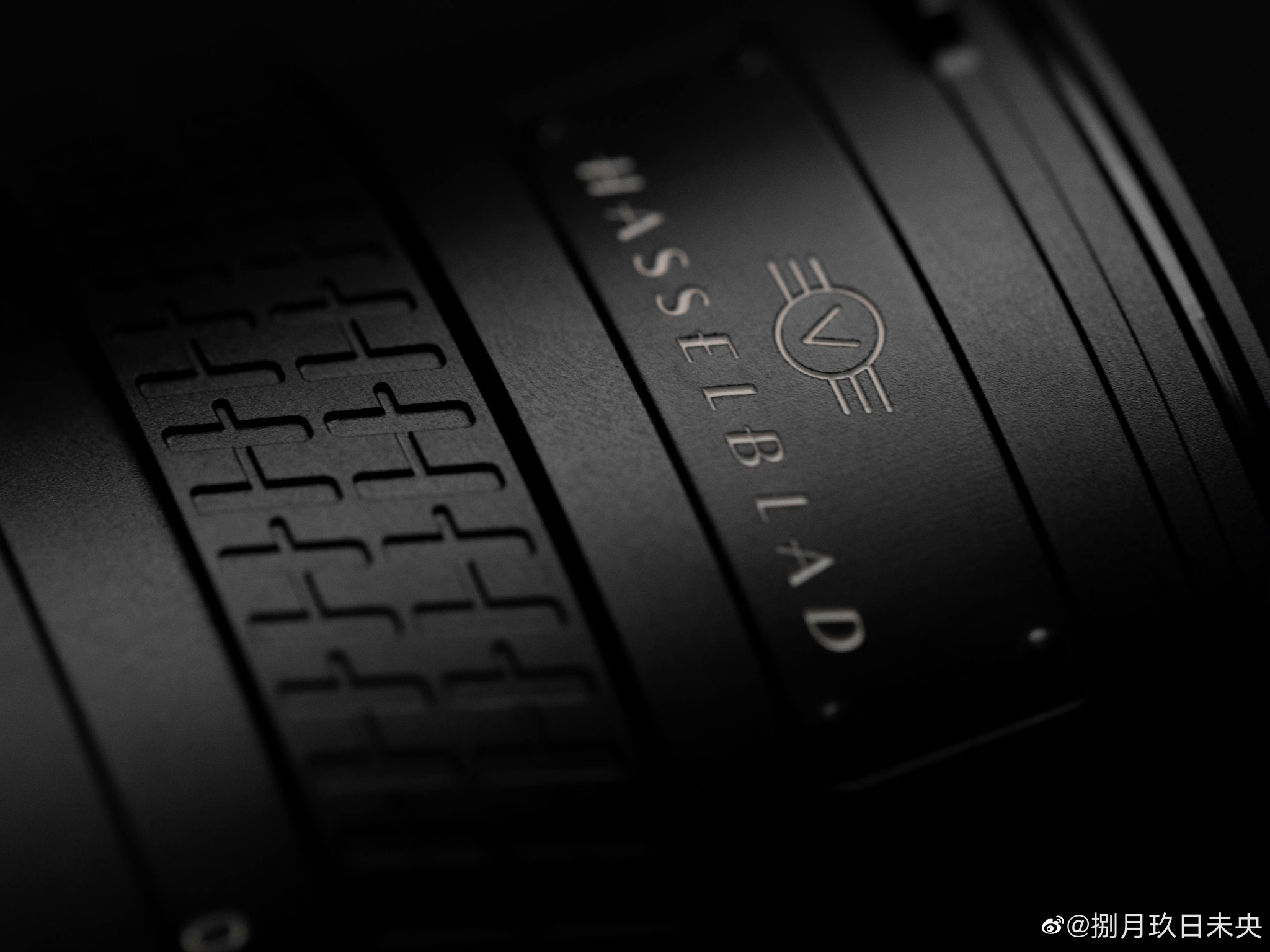 极简开箱｜ ｜HASSELBLAD X2D 100C__财经头条