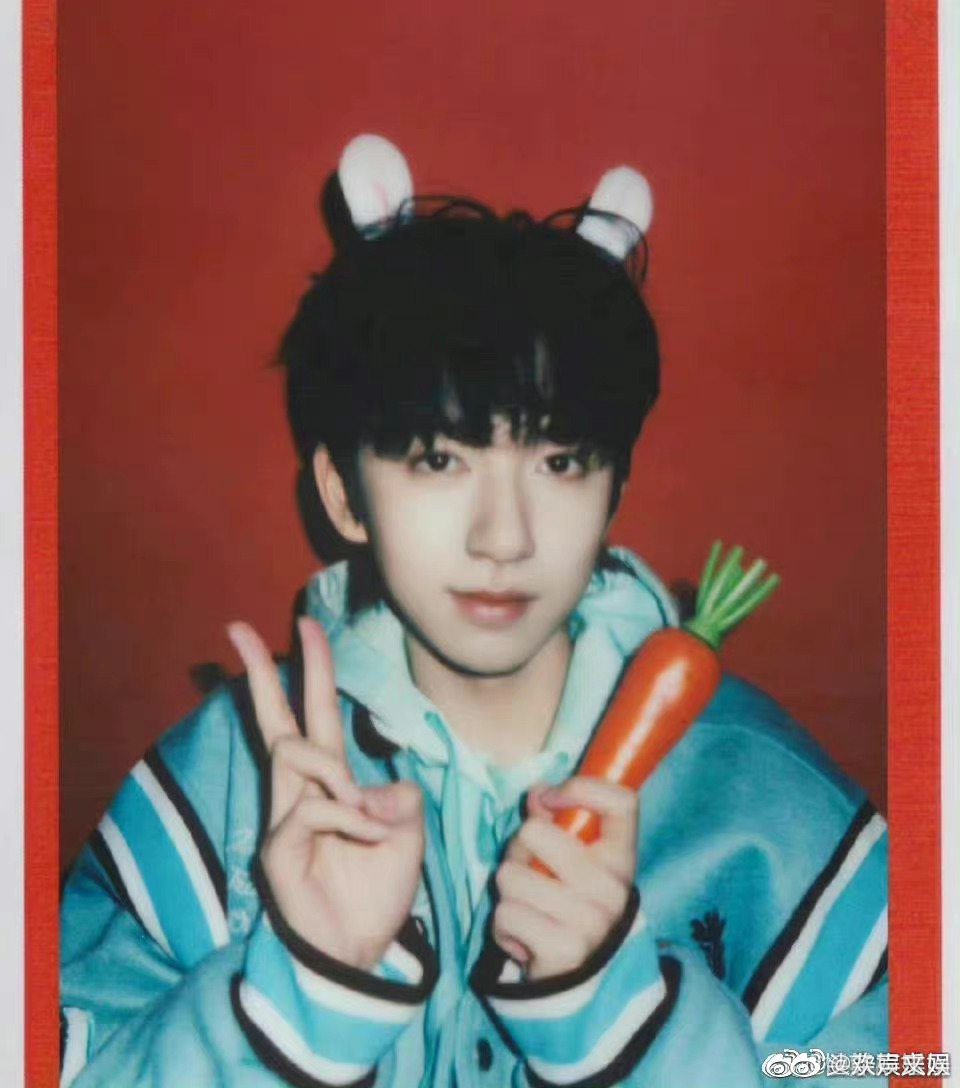 时代少年团成员们新年营业照来啦！