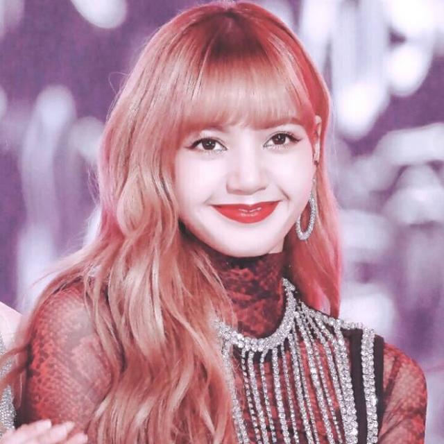 Lisa出道四周年，发展势头良好！粉丝：给TOP排面，冲冲冲