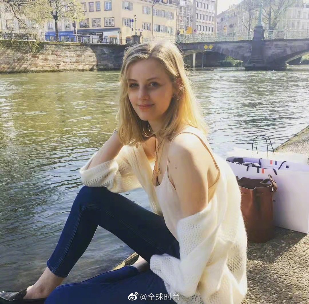 温柔的法国仙女 99年的法国麻豆Deborah Deva Reeb……