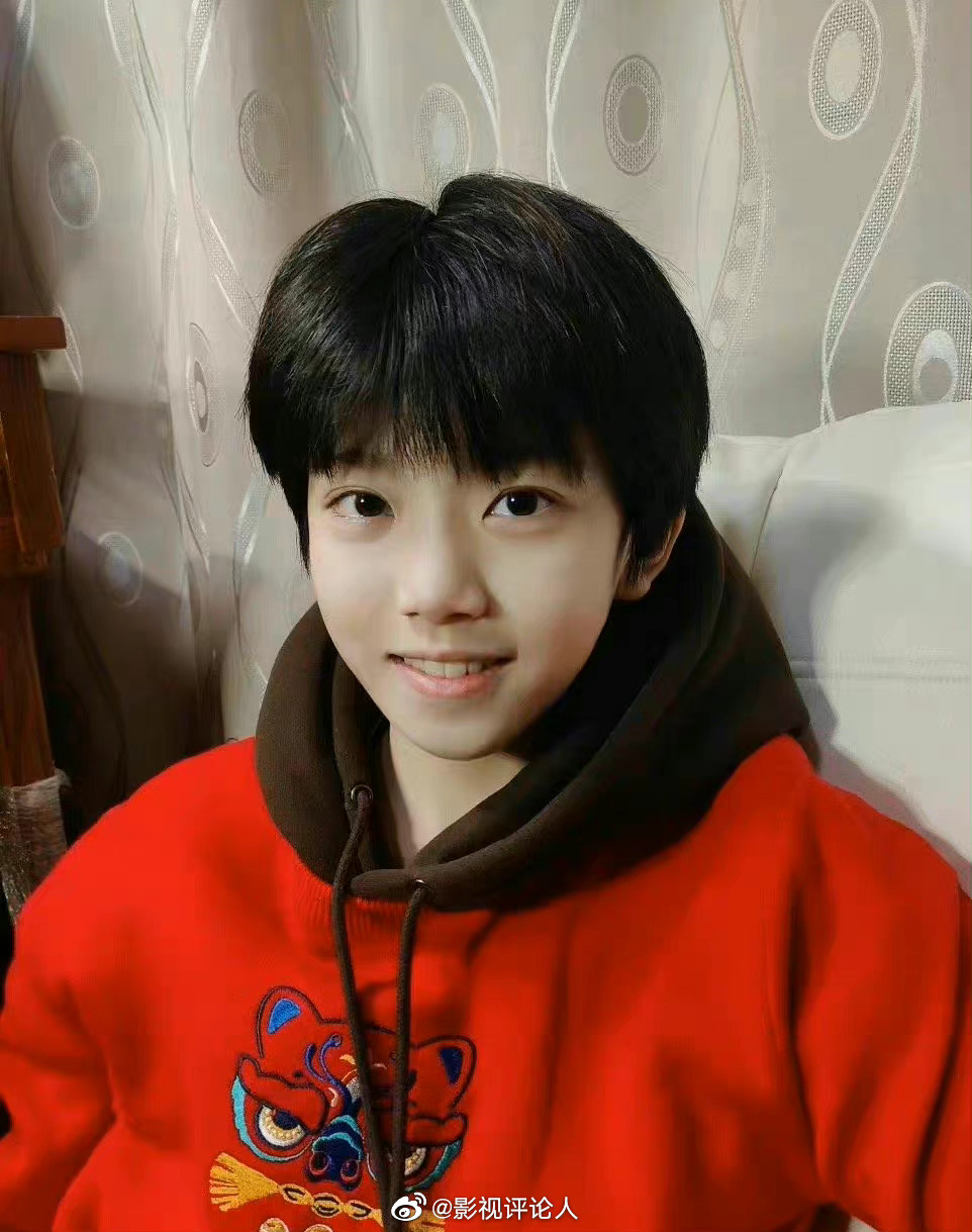 Tf家族四代部分试训生营业照 好可爱的弟弟们 官俊臣 黄朔 王浩…… 财经头条
