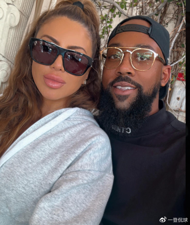 皮蓬前妻和乔丹二儿子情人节狂秀恩爱，两人亲密接吻，令网友羡慕|皮蓬|拉尔萨|乔丹_新浪新闻