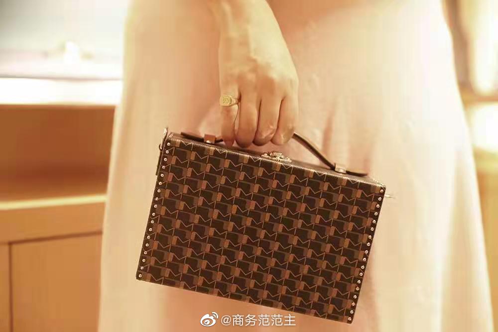 法国顶级品牌@MOYNAT ，种草了很多年……