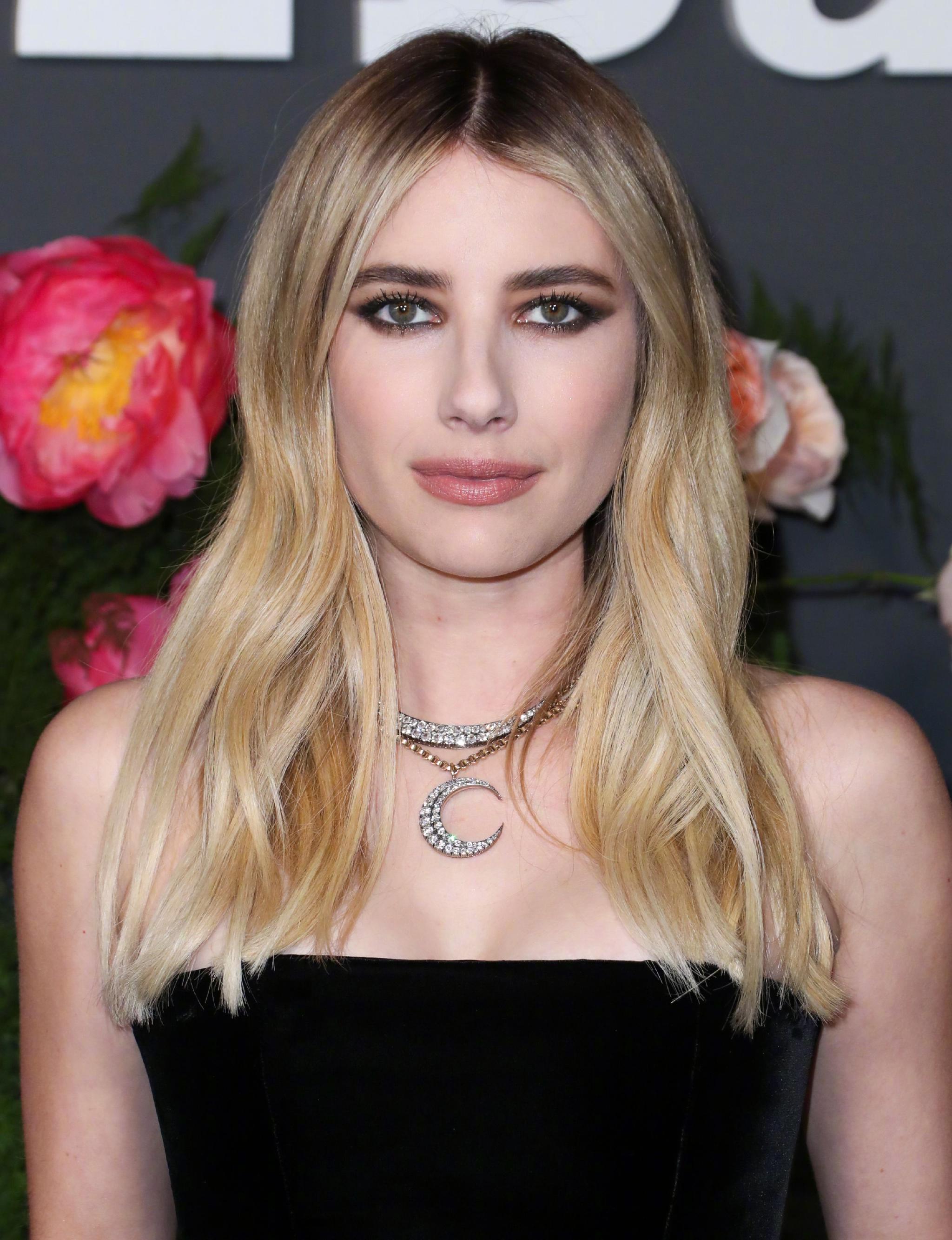 出席2022 Baby2Baby庆典的艾玛·罗伯茨Emma Roberts……__财经头条