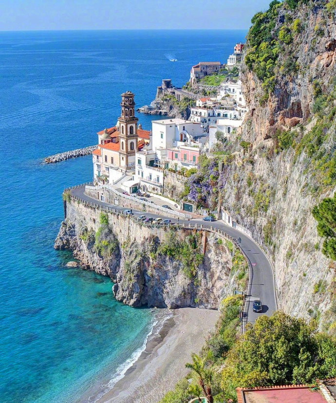 意大利沿海小镇Amalfi__财经头条