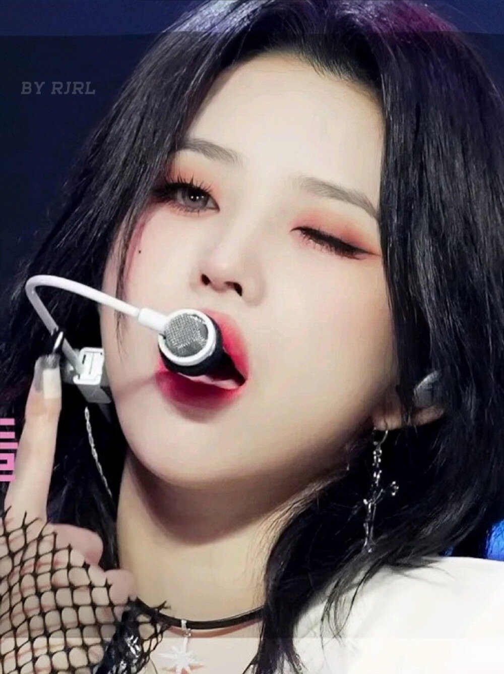 (G)I-DLE田小娟在MAMA舞台，现场diss主办方造奖，韩流网友夸她帅|韩流|主办方|舞台_新浪新闻