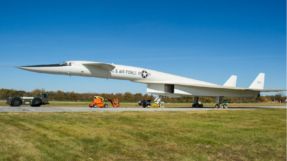 美国XB-70轰炸机，速度打破记录，且拥有高昂造价！|轰炸机|美国|XB-70_新浪新闻