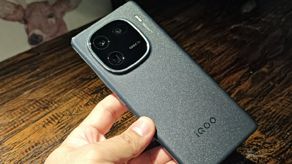 iQOO12 Pro深度评测报告：没有短板，让人爱上拍照的顶级电竞手机|移动手机设备|旗舰|拍摄|系统|焦距_新浪新闻