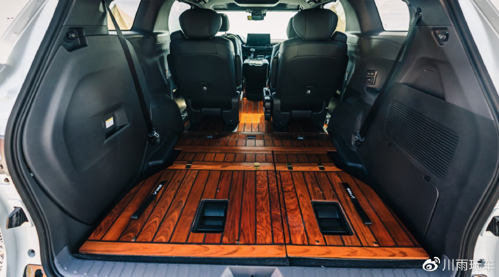 35万家用MPV怎么选？精英家庭选它就对了，一车可以传三代__财经头条