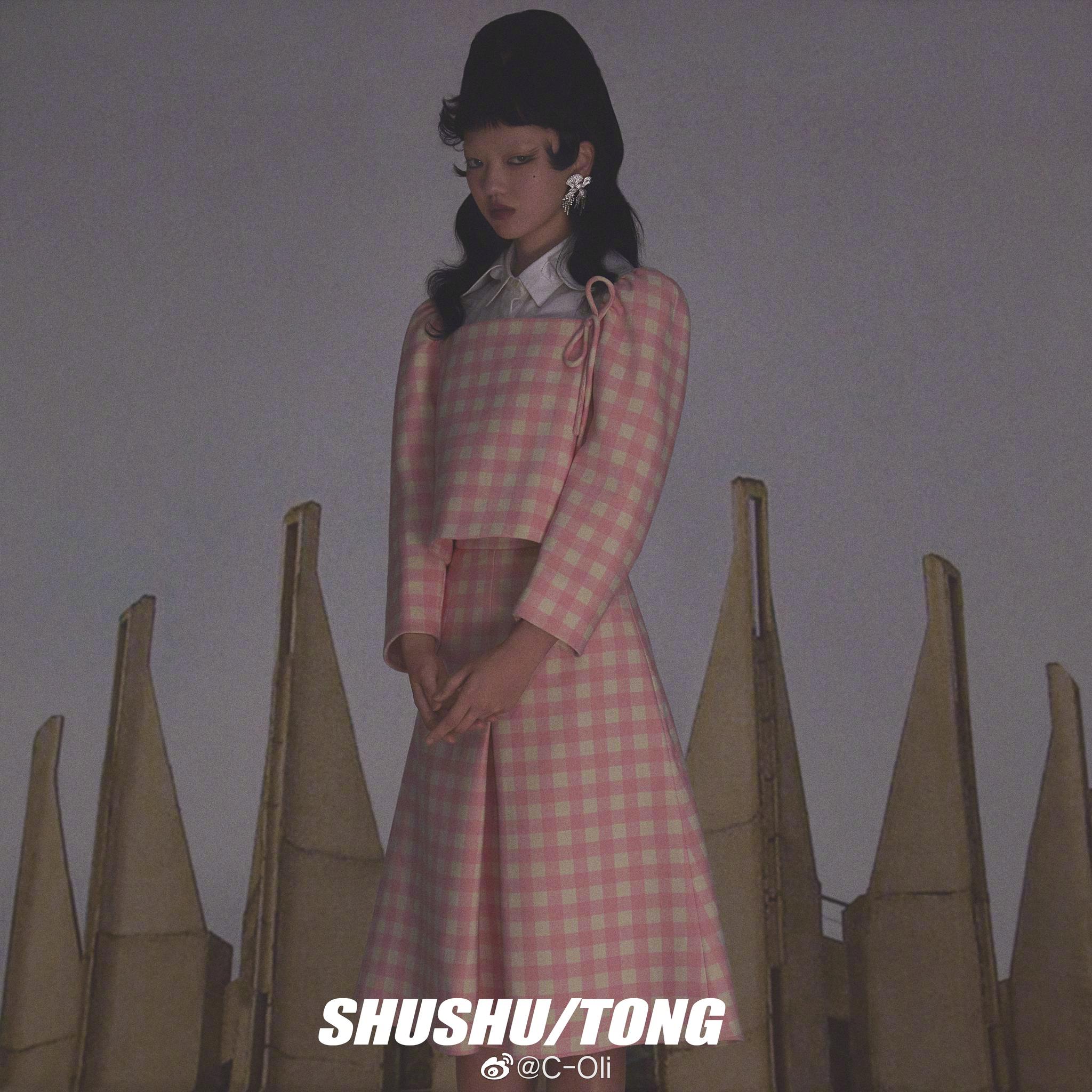 SHUSHU/TONG F/W 2020 Campaign SHUSHU/TONG 2020秋冬系列广告大|秋冬系列|刘潇|秩序_新浪新闻