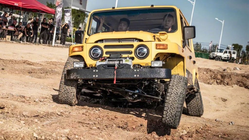 全新BJ212来了！10万元最强越野车？-新浪汽车