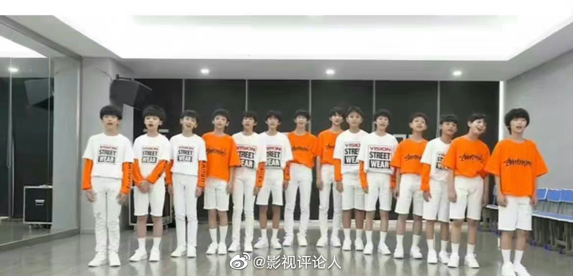Tf家族四代练习生合照小汇总 越来越可爱啦 张函瑞 汪浚熙 黄朔…… 财经头条