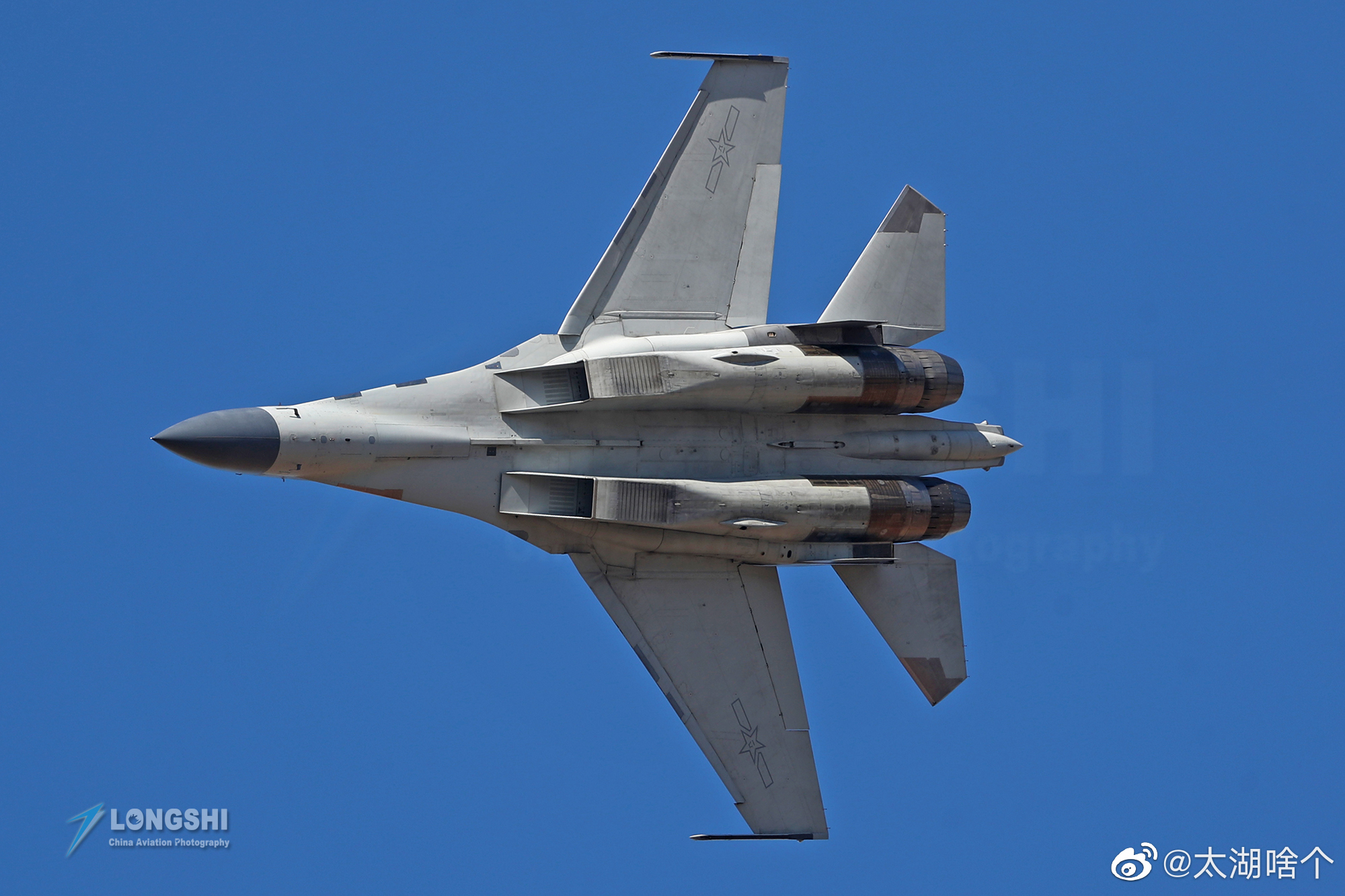 歼-16战斗机威武霸气，四代战斗机中实力不俗