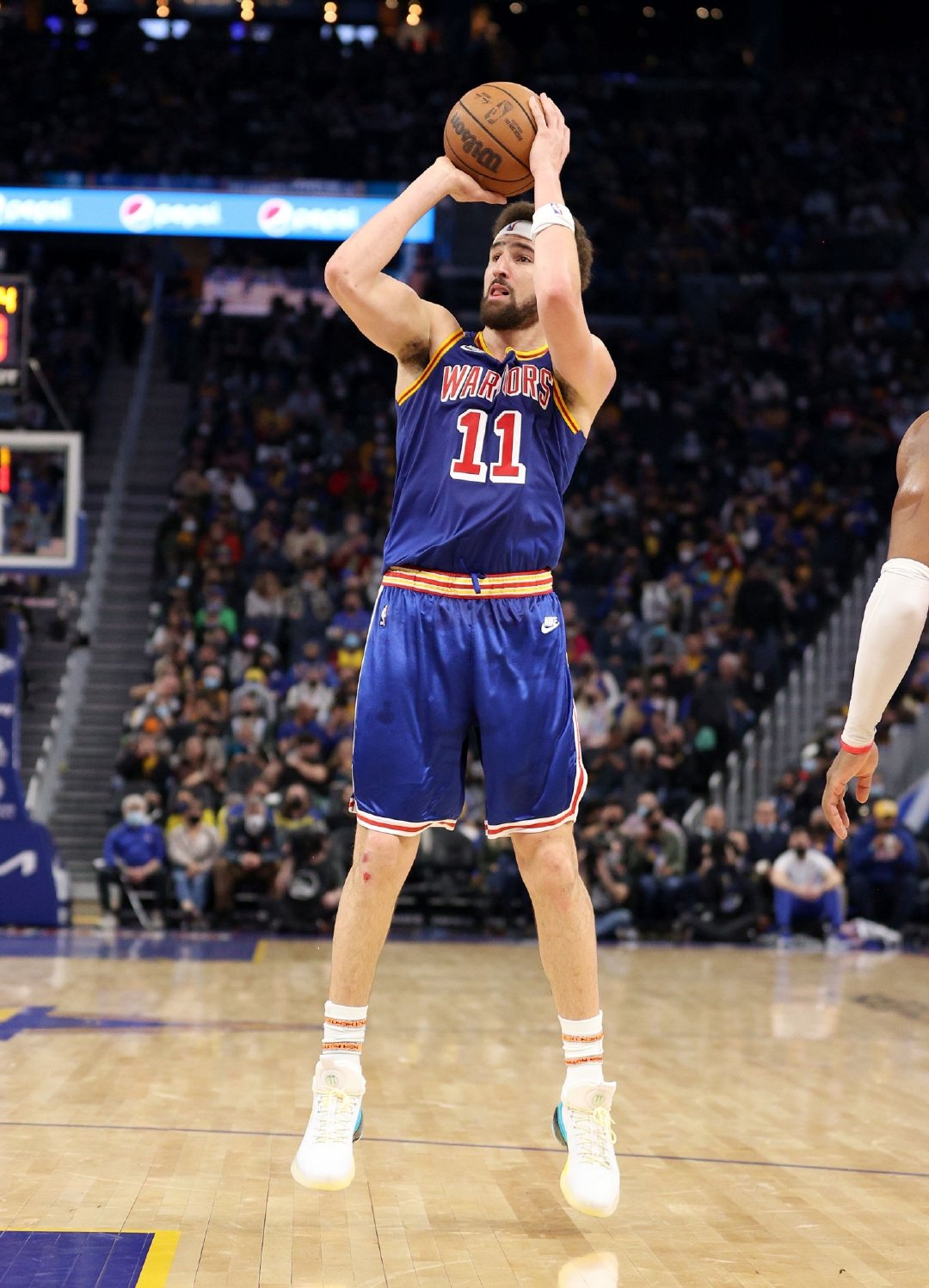 Klay Thompson 复出之后第一次拿下20+的得分……__财经头条