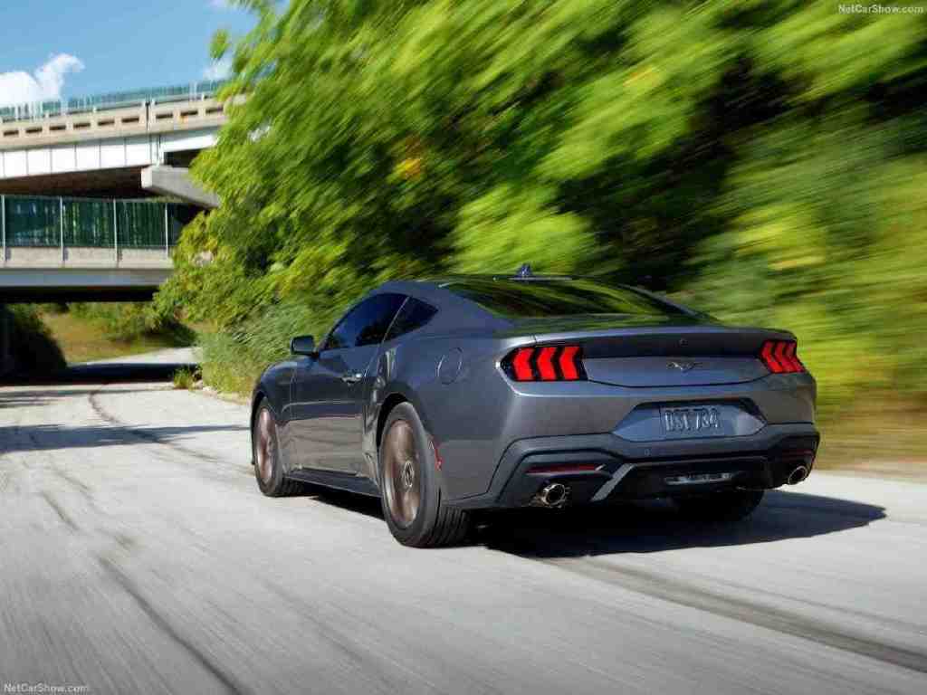 福特全新一代Mustang，经典与创新并存，5.0L V8动力且买且珍惜-新浪汽车