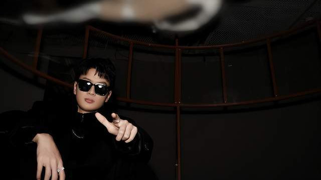 Alex、487登上SEEK风尚画报！Alex发文成鹅鸭杀“本鸭”|鹅鸭|画报|风尚_新浪新闻