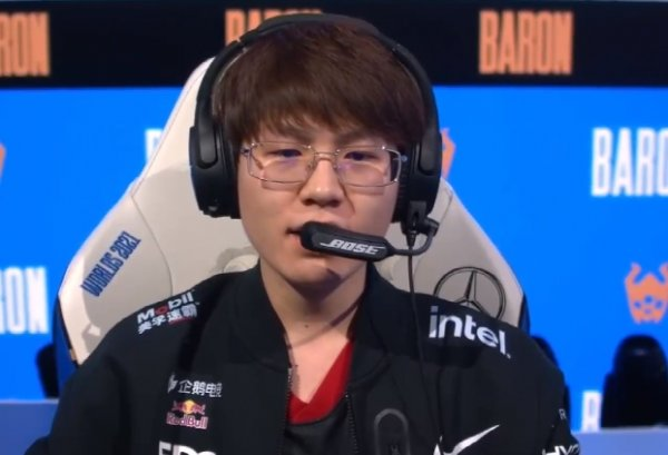 EDG虎牙开播，Meiko再现洛神级开团！网友：S11总决赛的MVP该给他__财经头条