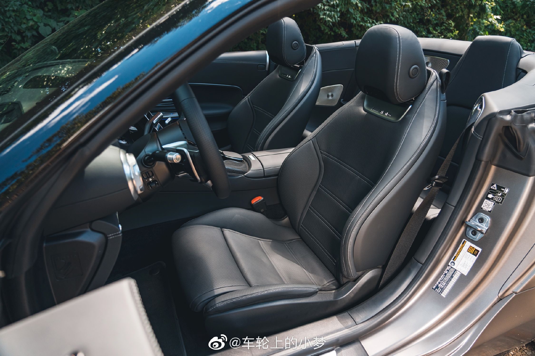 Mercedes-AMG SL63 SL63 18万美元起， 图中这台选配到20万美元