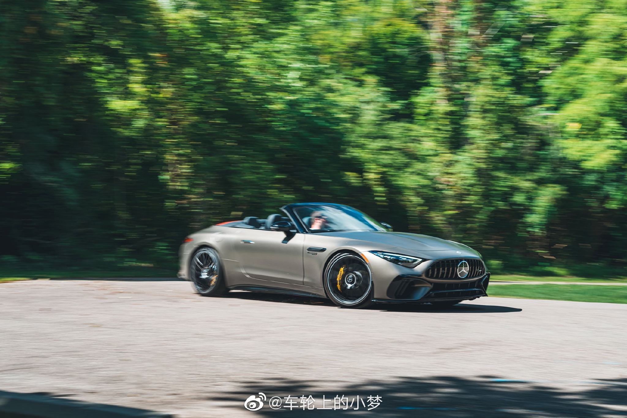 Mercedes-AMG SL63 SL63 18万美元起， 图中这台选配到20万美元