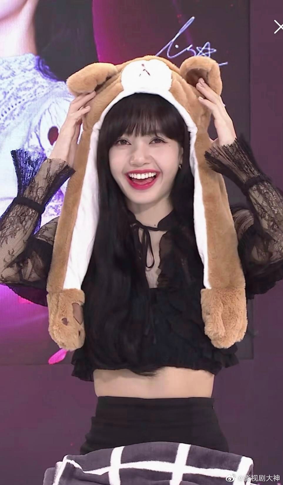 Lisa今天的直播截图来了，点开收获满满的可爱！