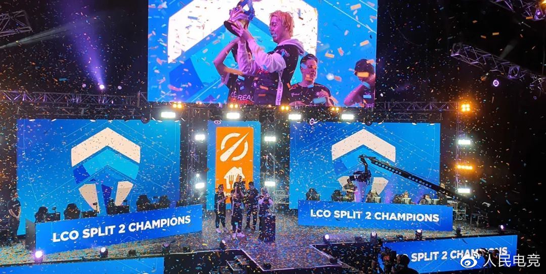 对话LPL英文流解说Kitty：00后澳洲华裔如何成长为电竞解说新星？|00后|澳洲|人民电竞_新浪新闻