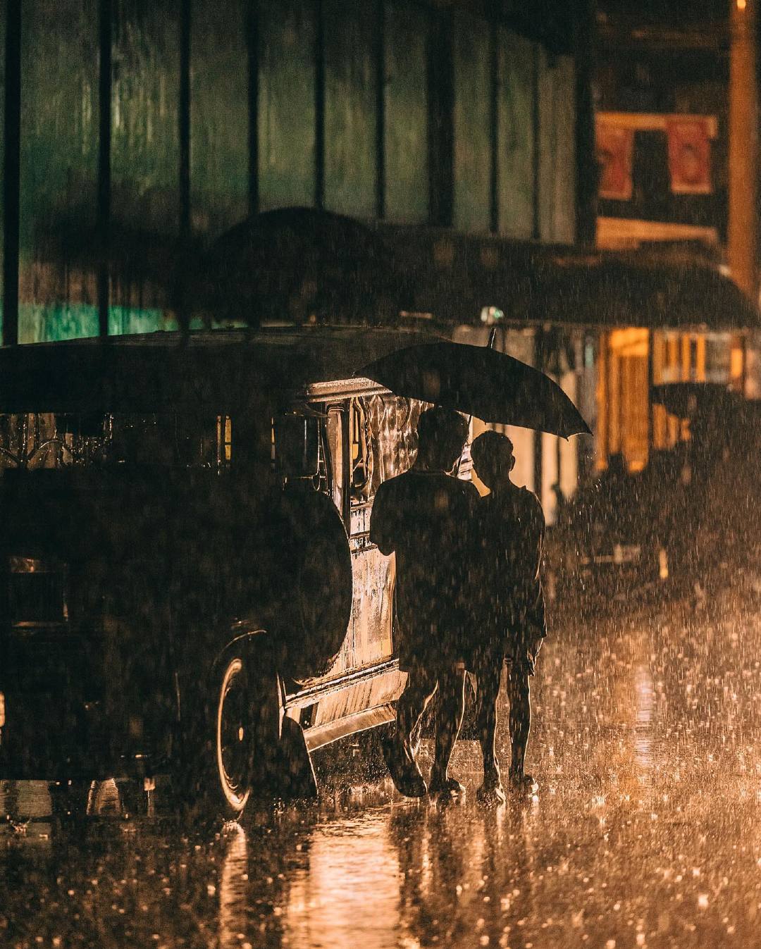 雨天的街头 | 摄影师Jilson Tiu__财经头条