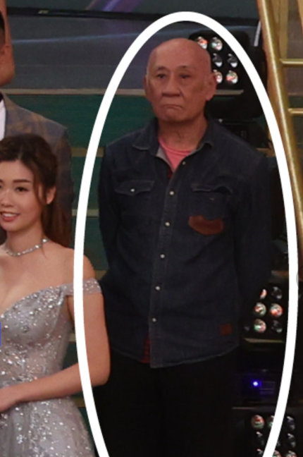 有网友发现，在这次TVB台庆大合照环节……