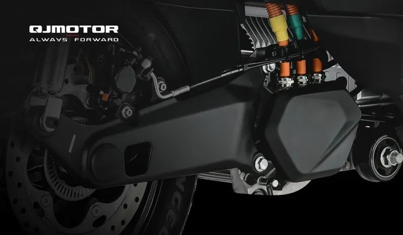 QJMOTOR多款新车发布，赛600升级弯道ABS，骁650首次亮相-新浪汽车