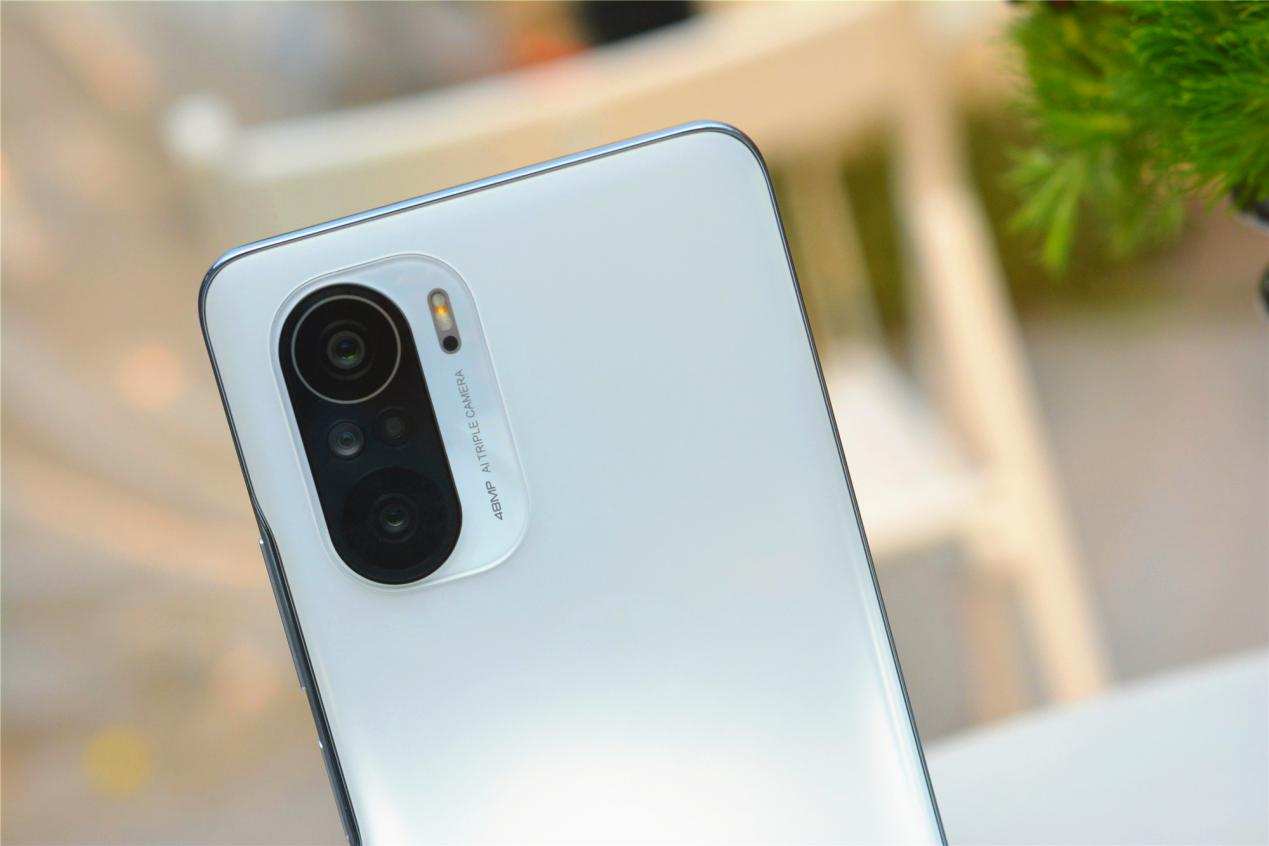 只为回馈老用户，RedmiK40系列中8G和12G版本竟然价格相同！__财经头条