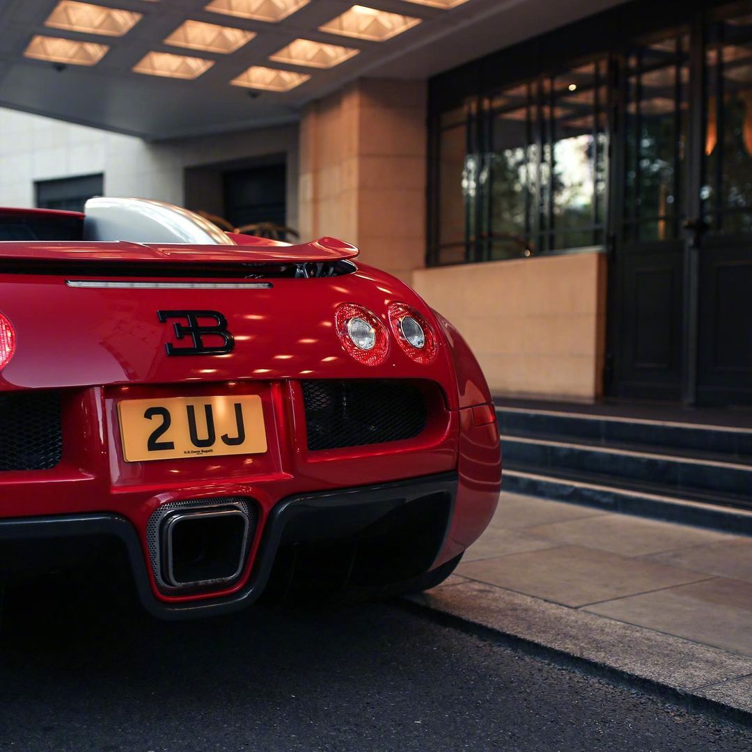 红色布加迪Bugatti Veyron
