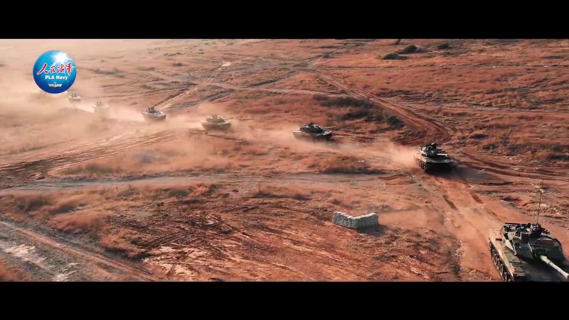 海军陆战队装备ZTQ-15式轻型坦克