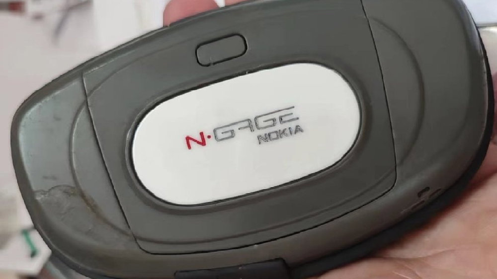 曾经最厉害的Nokia游戏手机，外观像GBA，还能玩拳皇|拳皇|外观|诺基亚_新浪新闻