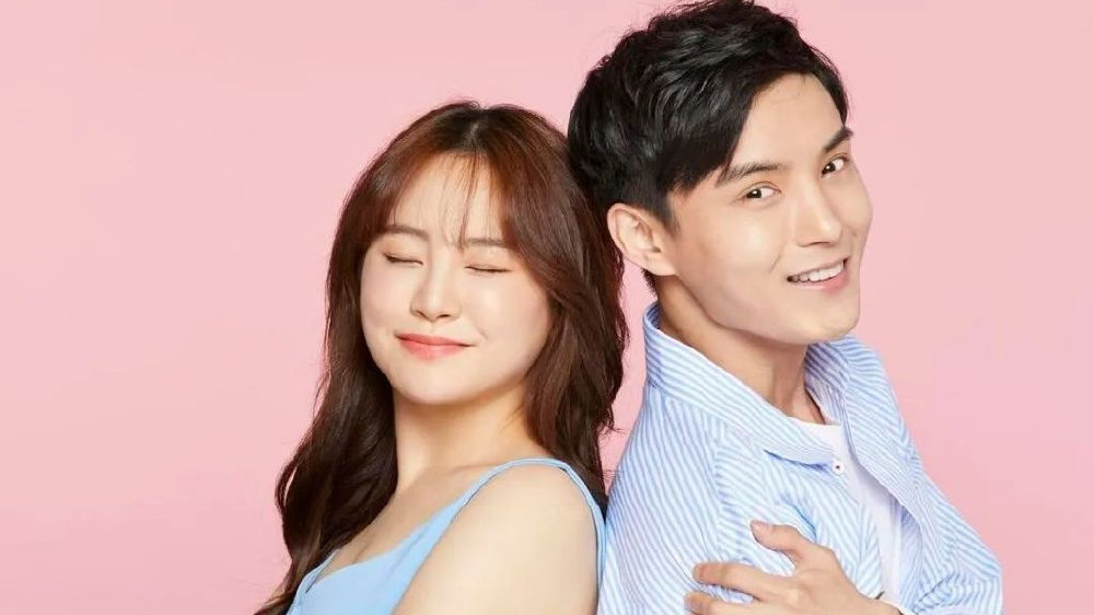 为什么和女人亲昵时，女人一般喜欢做这几个“小动作”|小动作|情感|女性_新浪新闻