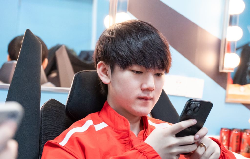 Wayward在偷偷流泪？晴天诺手震撼全场，TES横扫RA