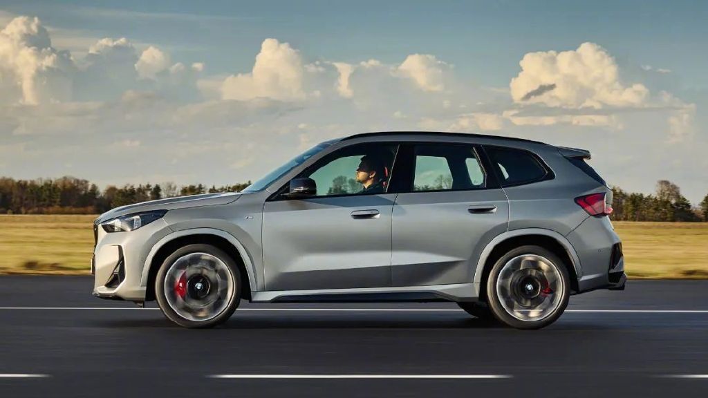 300马力大钢炮！宝马X1 M35Li官图发布！-新浪汽车