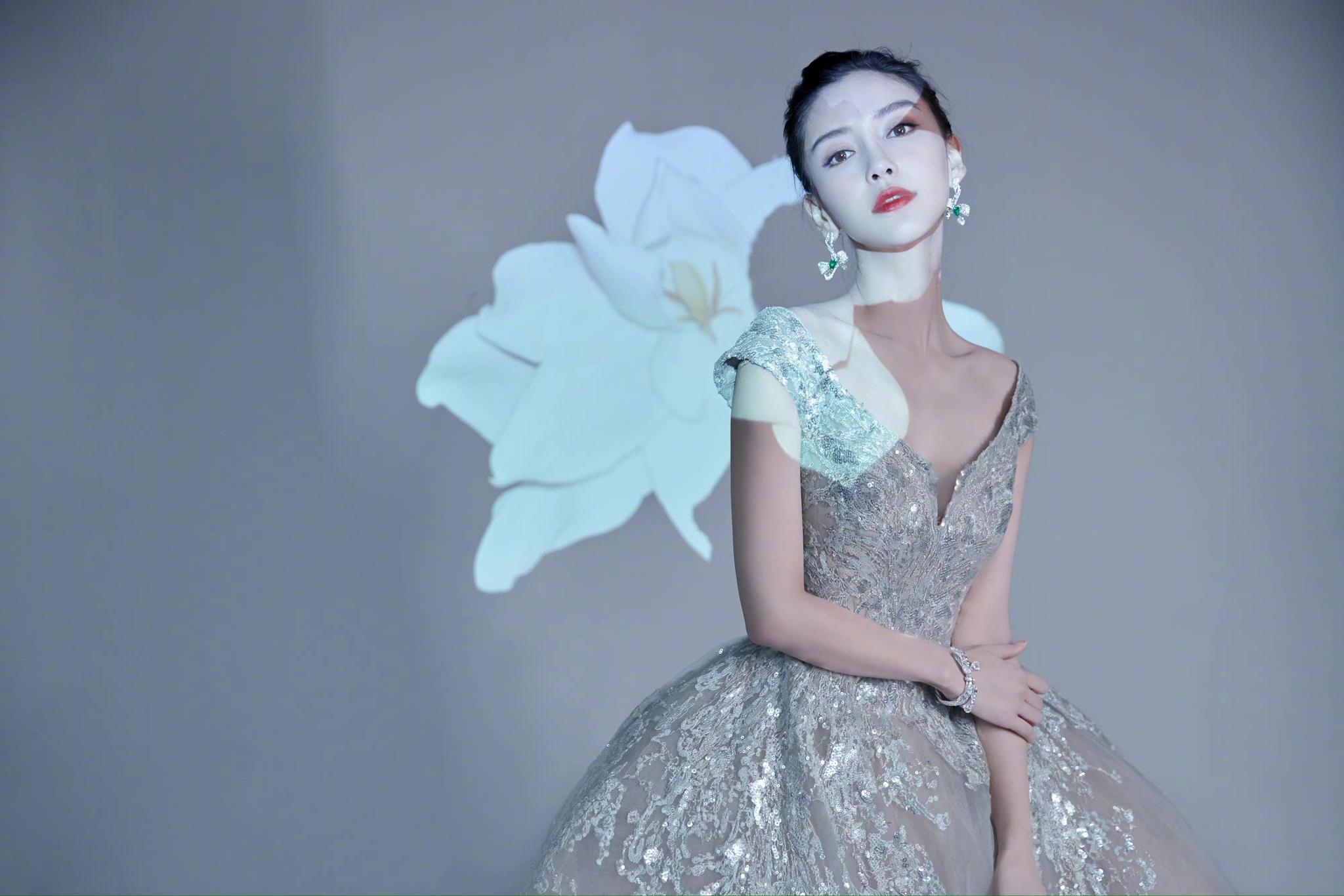 今天出席 的@angelababy ，身穿Elie Saab 2020秋冬高定礼服