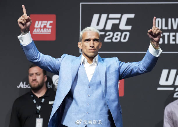 UFC 288：查尔斯·奥利维拉因伤退赛