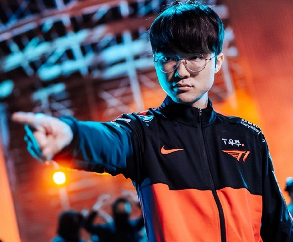 RNG确诊新冠后难约赛，DK主动伸出援手，秀神格局超越Faker