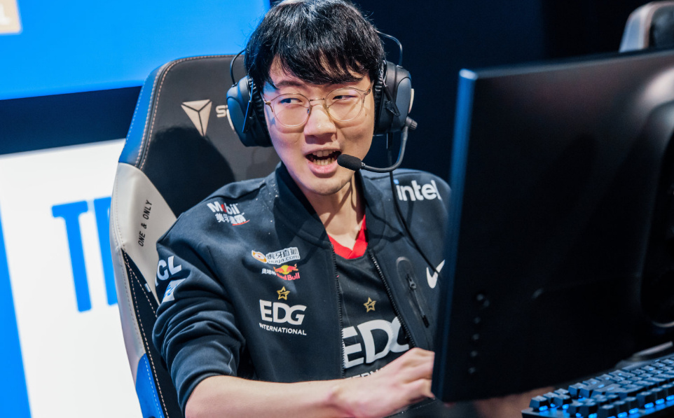 这就沉了？HLE惨遭KT横扫，Clid的表现简直就是灾难|clid|Viper_新浪新闻