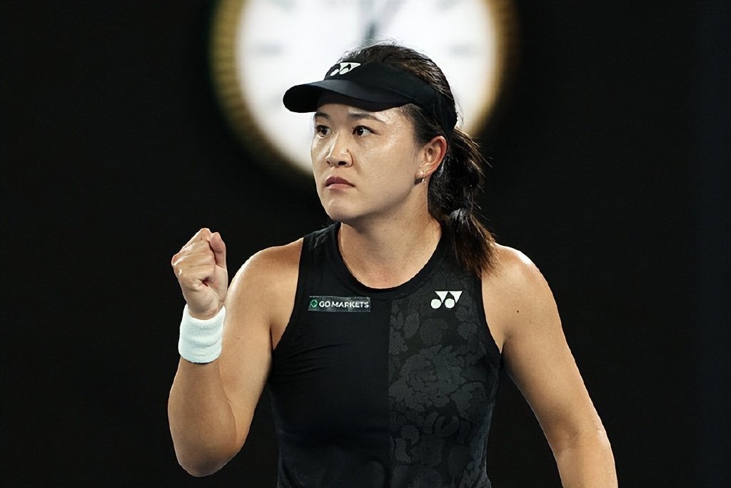 1-2！澳网大反转：中国名将惜败大满贯冠军，无缘八强笑着离场|朱琳|阿扎伦卡|澳网_新浪新闻