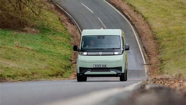 远程登陆英国，超级VAN全场景试驾广受好评-新浪汽车