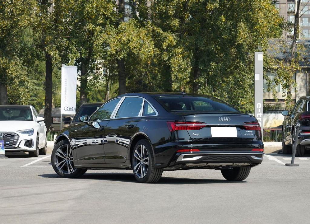 新款奥迪A6L上市，老款至少便宜8万，是时候抄底了-新浪汽车