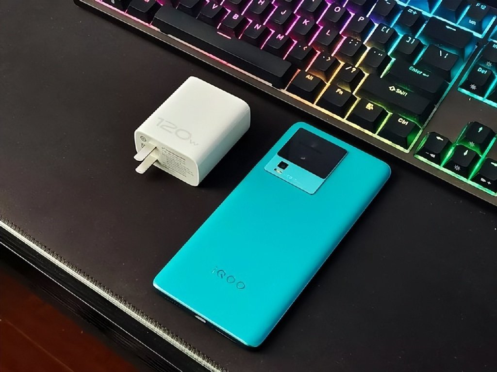 iQOOneo7全面测评：全能硬核无短板，双芯加持强化游戏体验！__财经头条