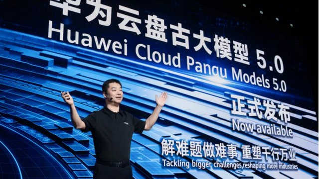 向下扎到根，向上捅破天，华为闯入AI深水区|盘古|华为云|模型_新浪新闻
