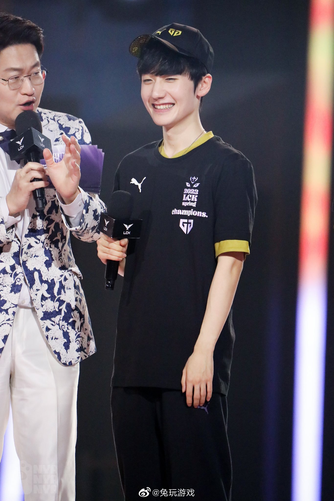 Peanut选手夺冠现场图